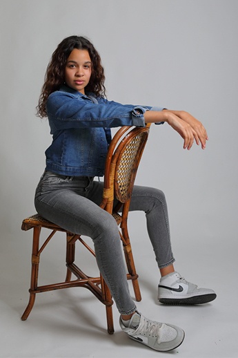 Model Sedcard Samira ID20685